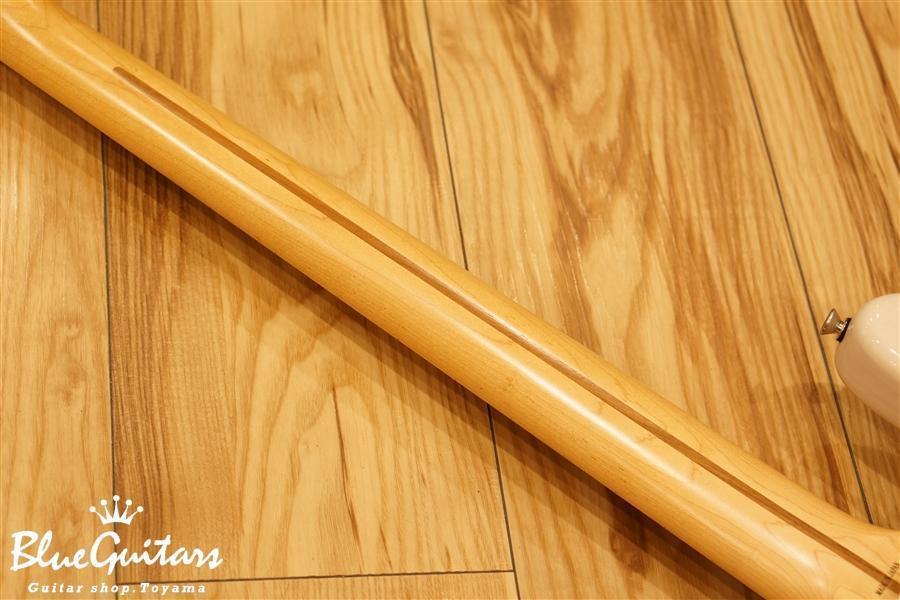 MOMOSE MPB2-STD/M - White Blonde | Blue Guitars Online Store