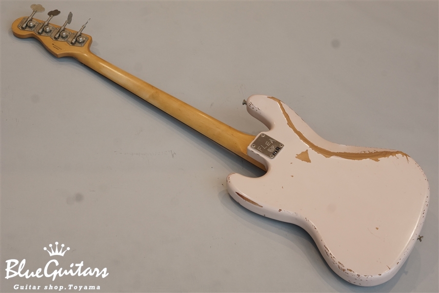 Fender FLEA JAZZ BASS - Shell Pink | Blue Guitars Online Store