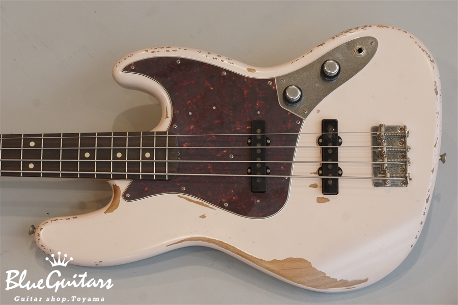 Fender FLEA JAZZ BASS - Shell Pink | Blue Guitars Online Store