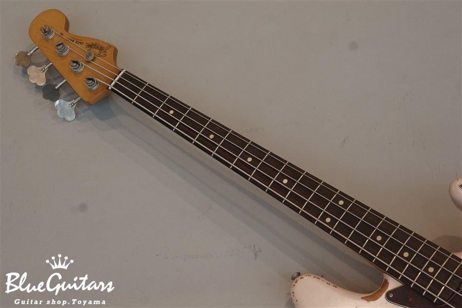 Fender FLEA JAZZ BASS - Shell Pink | Blue Guitars Online Store