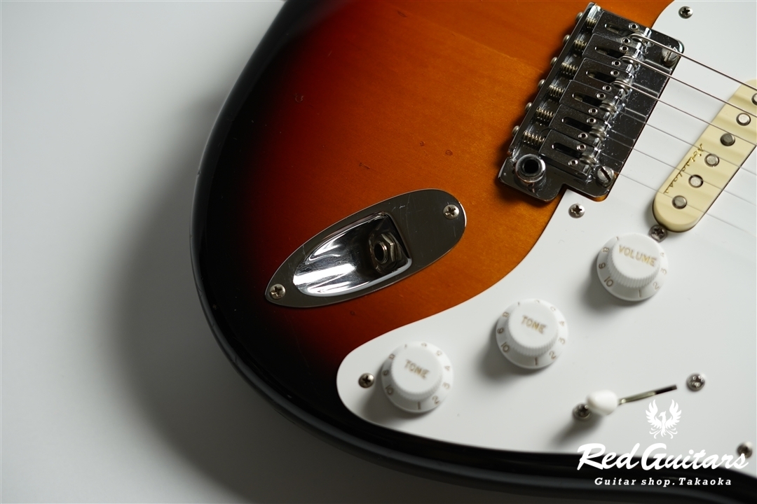 Fender Stratocaster Plus Mod - 3 Color Sunburst | Red Guitars Online Store