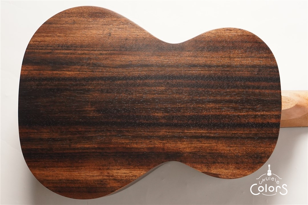 NAGI GUITARS kuro-TEN | ウクレレカラーズ Online Store